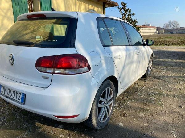 Balts Volkswagen Golf 2009 Panevēža, ar dzinēja tilpumu 1.97 L un nobraukumu 320 tūkst. km par 3900 €, foto 5 vietnē AUTOMOTO.COM.LV