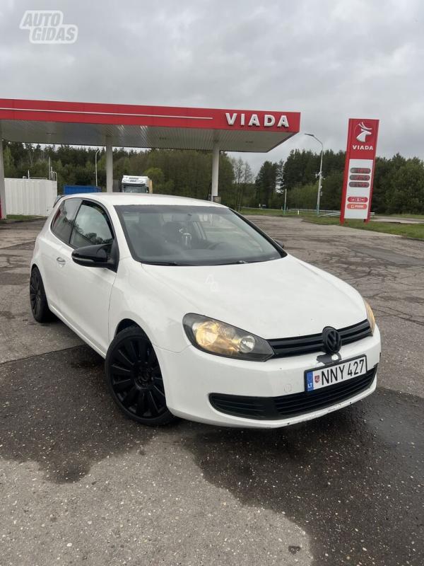 White Volkswagen Golf 2009 in Kaunas, with an engine capacity of 2.00 L and mileage of 380 thousand km for 2250 €, photo 7 on AUTOMOTO.COM.LV