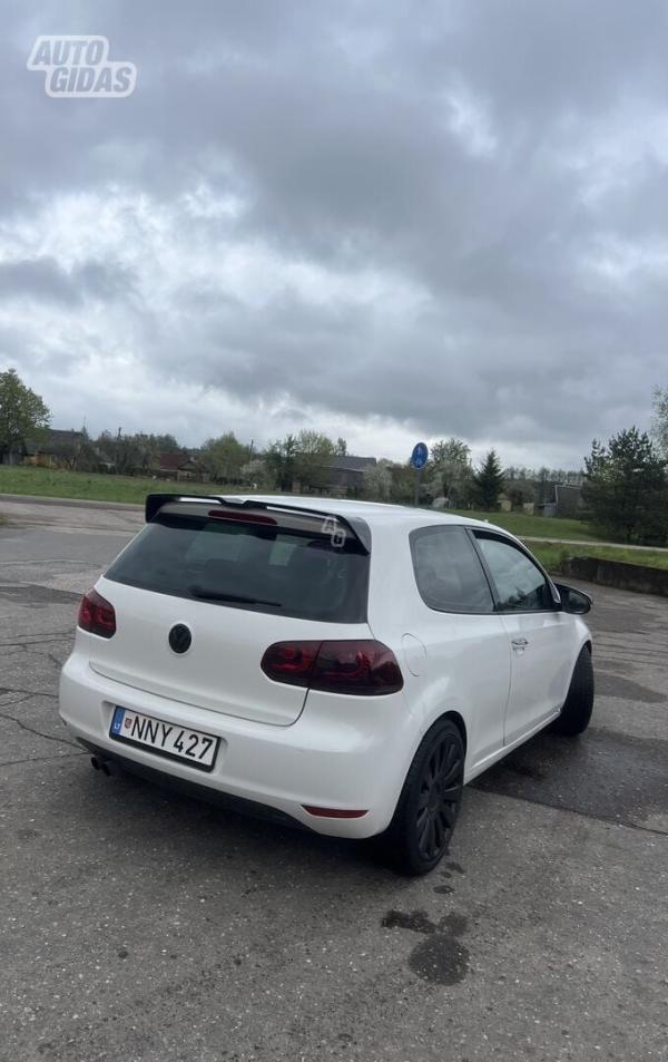 White Volkswagen Golf 2009 in Kaunas, with an engine capacity of 2.00 L and mileage of 380 thousand km for 2250 €, photo 8 on AUTOMOTO.COM.LV