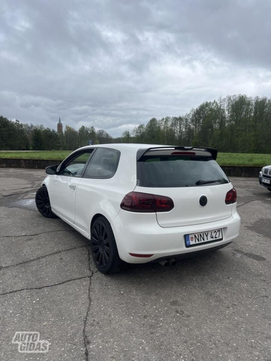 Balts Volkswagen Golf 2009 Kauņa, ar dzinēja tilpumu 2.00 L un nobraukumu 380 tūkst. km par 2250 €, foto 10 vietnē AUTOMOTO.COM.LV