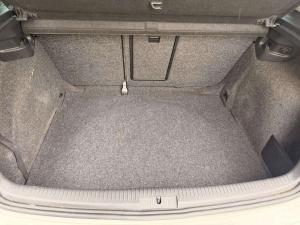 White Volkswagen Golf 2009 in Vilnius, with an engine capacity of 1.40 L and mileage of 109 thousand km for 5200 €, photo 14 on AUTOMOTO.COM.LV