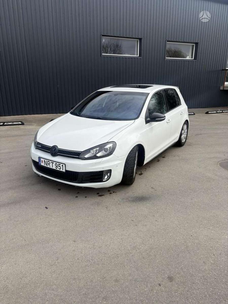 White Volkswagen Golf 2009 in Taurage, with an engine capacity of 1.97 L and mileage of 334 thousand km for 4500 €, photo 1 on AUTOMOTO.COM.LV
