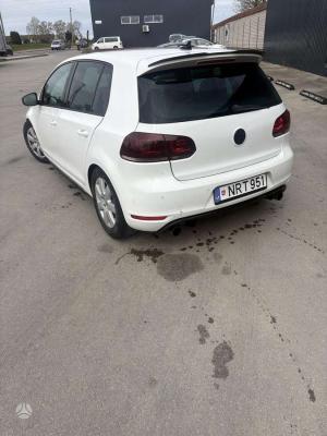 White Volkswagen Golf 2009 in Taurage, with an engine capacity of 1.97 L and mileage of 334 thousand km for 4500 €, photo 6 on AUTOMOTO.COM.LV
