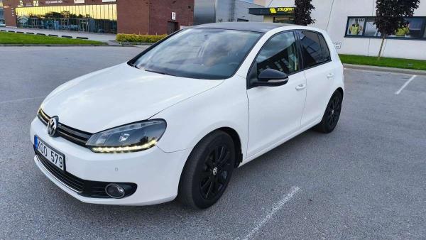 White Volkswagen Golf 2009 in Kaunas, with an engine capacity of 1.60 L and mileage of 238 thousand km for 3869 €, photo 2 on AUTOMOTO.COM.LV