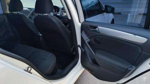 White Volkswagen Golf 2009 in Kaunas, with an engine capacity of 1.60 L and mileage of 238 thousand km for 3869 €, photo 10 on AUTOMOTO.COM.LV