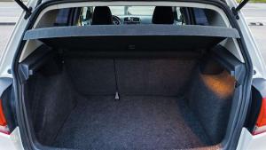 White Volkswagen Golf 2009 in Kaunas, with an engine capacity of 1.60 L and mileage of 238 thousand km for 3869 €, photo 13 on AUTOMOTO.COM.LV