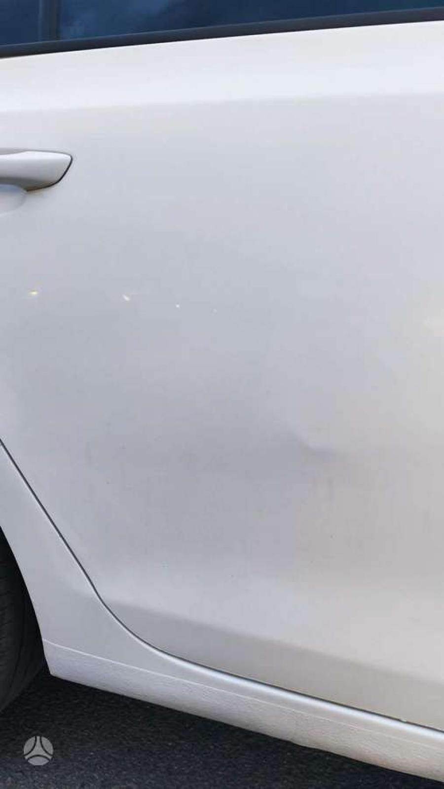 White Volkswagen Golf 2009 in Kaunas, with an engine capacity of 1.60 L and mileage of 238 thousand km for 3869 €, photo 24 on AUTOMOTO.COM.LV