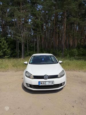 White Volkswagen Golf 2009 in Vilnius, with an engine capacity of 1.40 L and mileage of 283 thousand km for 2900 €, photo 3 on AUTOMOTO.COM.LV