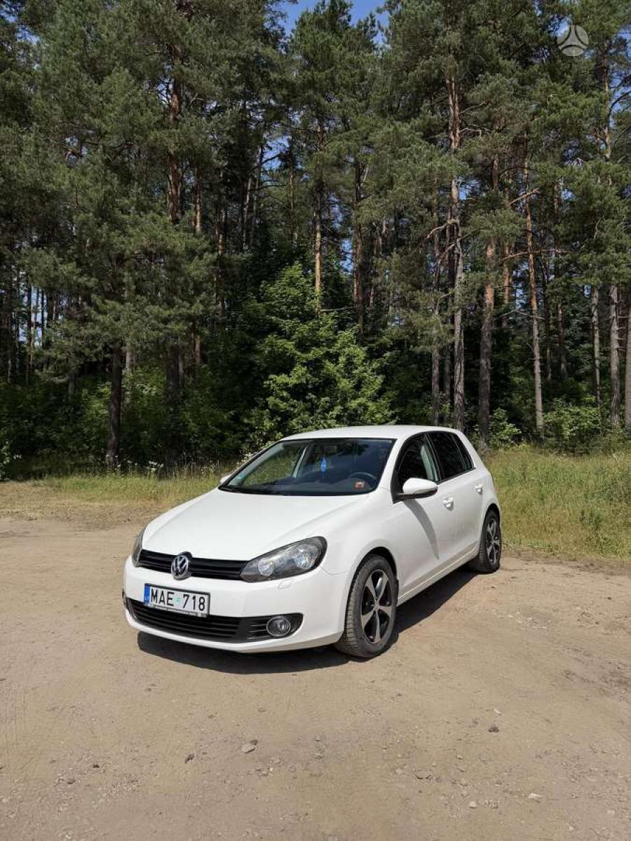 White Volkswagen Golf 2009 in Vilnius, with an engine capacity of 1.40 L and mileage of 283 thousand km for 2900 €, photo 4 on AUTOMOTO.COM.LV