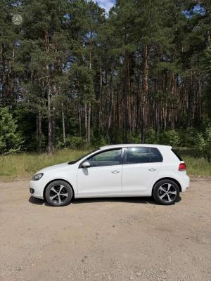 White Volkswagen Golf 2009 in Vilnius, with an engine capacity of 1.40 L and mileage of 283 thousand km for 2900 €, photo 8 on AUTOMOTO.COM.LV