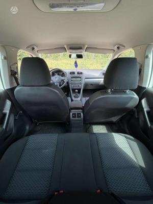 White Volkswagen Golf 2009 in Vilnius, with an engine capacity of 1.40 L and mileage of 283 thousand km for 2900 €, photo 13 on AUTOMOTO.COM.LV