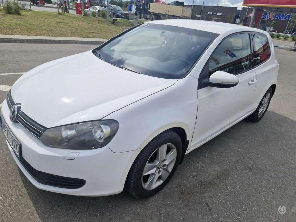 White Volkswagen Golf 2009 in Vilnius, with an engine capacity of 1.40 L and mileage of 247 thousand km for 2150 €, photo 2 on AUTOMOTO.COM.LV