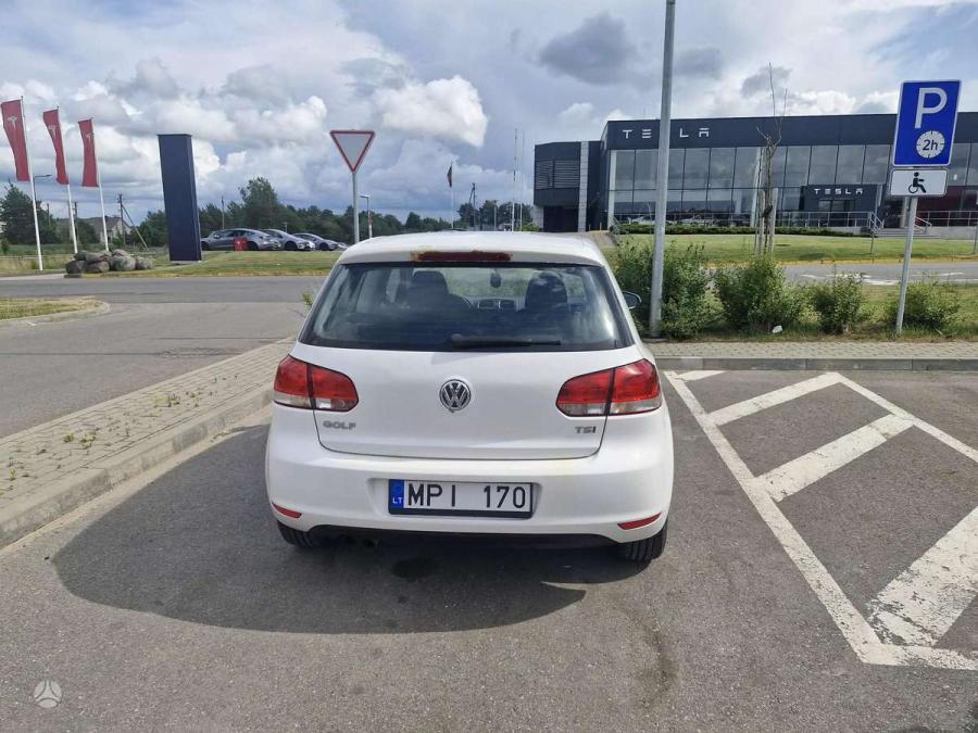 Balts Volkswagen Golf 2009 Viļņa, ar dzinēja tilpumu 1.40 L un nobraukumu 247 tūkst. km par 2150 €, foto 4 vietnē AUTOMOTO.COM.LV