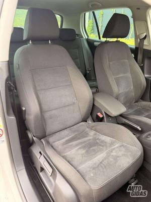 Balts Volkswagen Golf 2009 Viļņa, ar dzinēja tilpumu 1.40 L un nobraukumu 109 tūkst. km par 4250 €, foto 16 vietnē AUTOMOTO.COM.LV