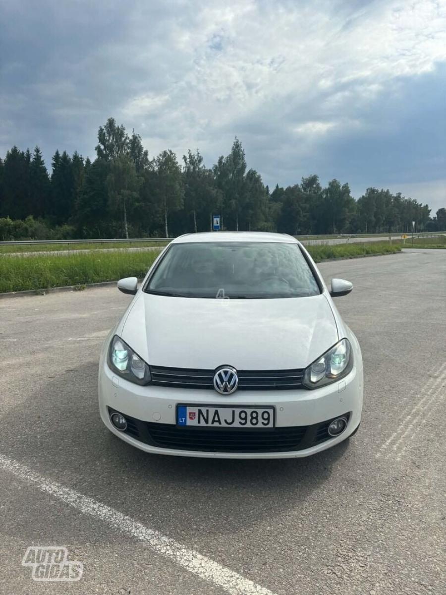 White Volkswagen Golf 2009 in Siauliai, with an engine capacity of 2.00 L and mileage of 290 thousand km for 5200 €, photo 3 on AUTOMOTO.COM.LV