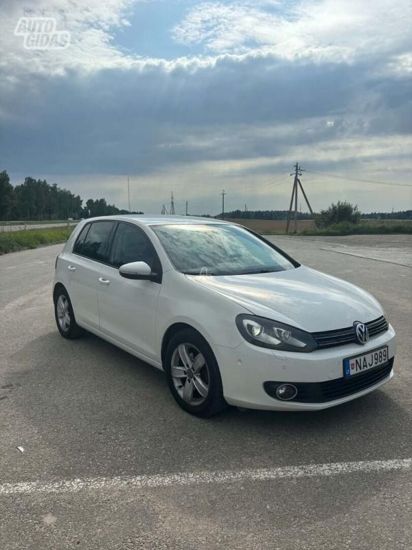 White Volkswagen Golf 2009 in Siauliai, with an engine capacity of 2.00 L and mileage of 290 thousand km for 5200 €, photo 3 on AUTOMOTO.COM.LV