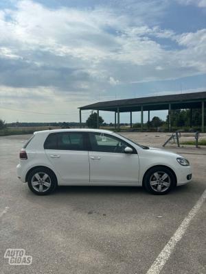 White Volkswagen Golf 2009 in Siauliai, with an engine capacity of 2.00 L and mileage of 290 thousand km for 5200 €, photo 5 on AUTOMOTO.COM.LV