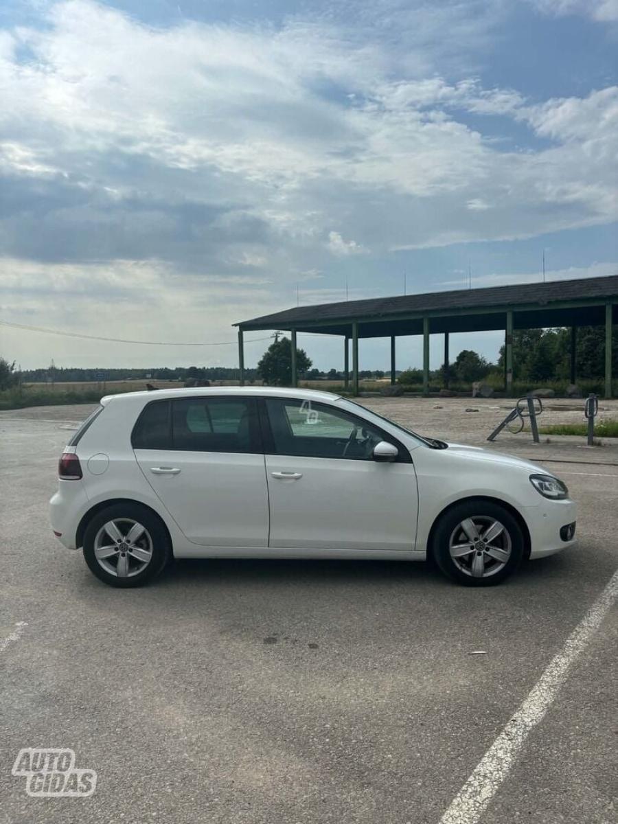 White Volkswagen Golf 2009 in Siauliai, with an engine capacity of 2.00 L and mileage of 290 thousand km for 5200 €, photo 5 on AUTOMOTO.COM.LV