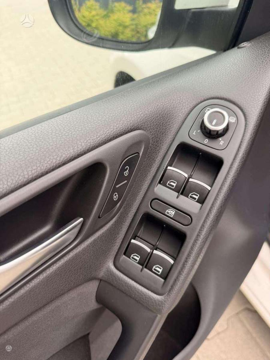 White Volkswagen Golf 2009 in Vilnius, with an engine capacity of 1.40 L and mileage of 109 thousand km for 4250 €, photo 10 on AUTOMOTO.COM.LV