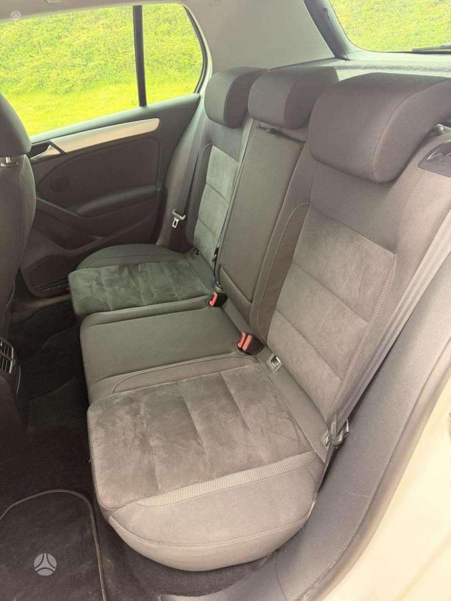 White Volkswagen Golf 2009 in Vilnius, with an engine capacity of 1.40 L and mileage of 109 thousand km for 4250 €, photo 13 on AUTOMOTO.COM.LV