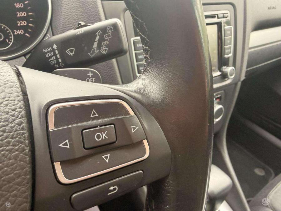 White Volkswagen Golf 2009 in Vilnius, with an engine capacity of 1.40 L and mileage of 109 thousand km for 4250 €, photo 20 on AUTOMOTO.COM.LV