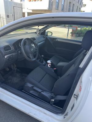 Balts Volkswagen Golf 2009 Tallina, ar dzinēja tilpumu 2.00 L un nobraukumu 388 tūkst. km par 2300 €, foto 8 vietnē AUTOMOTO.COM.LV