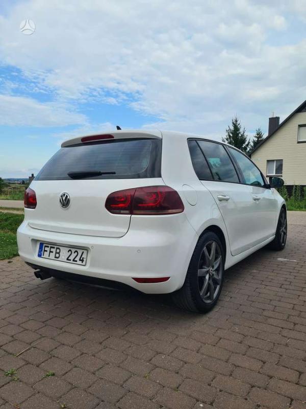 White Volkswagen Golf 2009 in Kaisiadorys, with an engine capacity of 1.97 L and mileage of 352 thousand km for 4350 €, photo 5 on AUTOMOTO.COM.LV