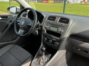 White Volkswagen Golf 2009 in Saldus, with an engine capacity of 1.40 L and mileage of 225 thousand km for 4200 €, photo 17 on AUTOMOTO.COM.LV