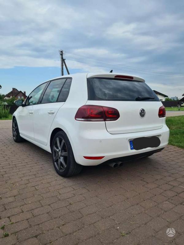 White Volkswagen Golf 2009 in Kaisiadorys, with an engine capacity of 1.97 L and mileage of 352 thousand km for 3850 €, photo 6 on AUTOMOTO.COM.LV