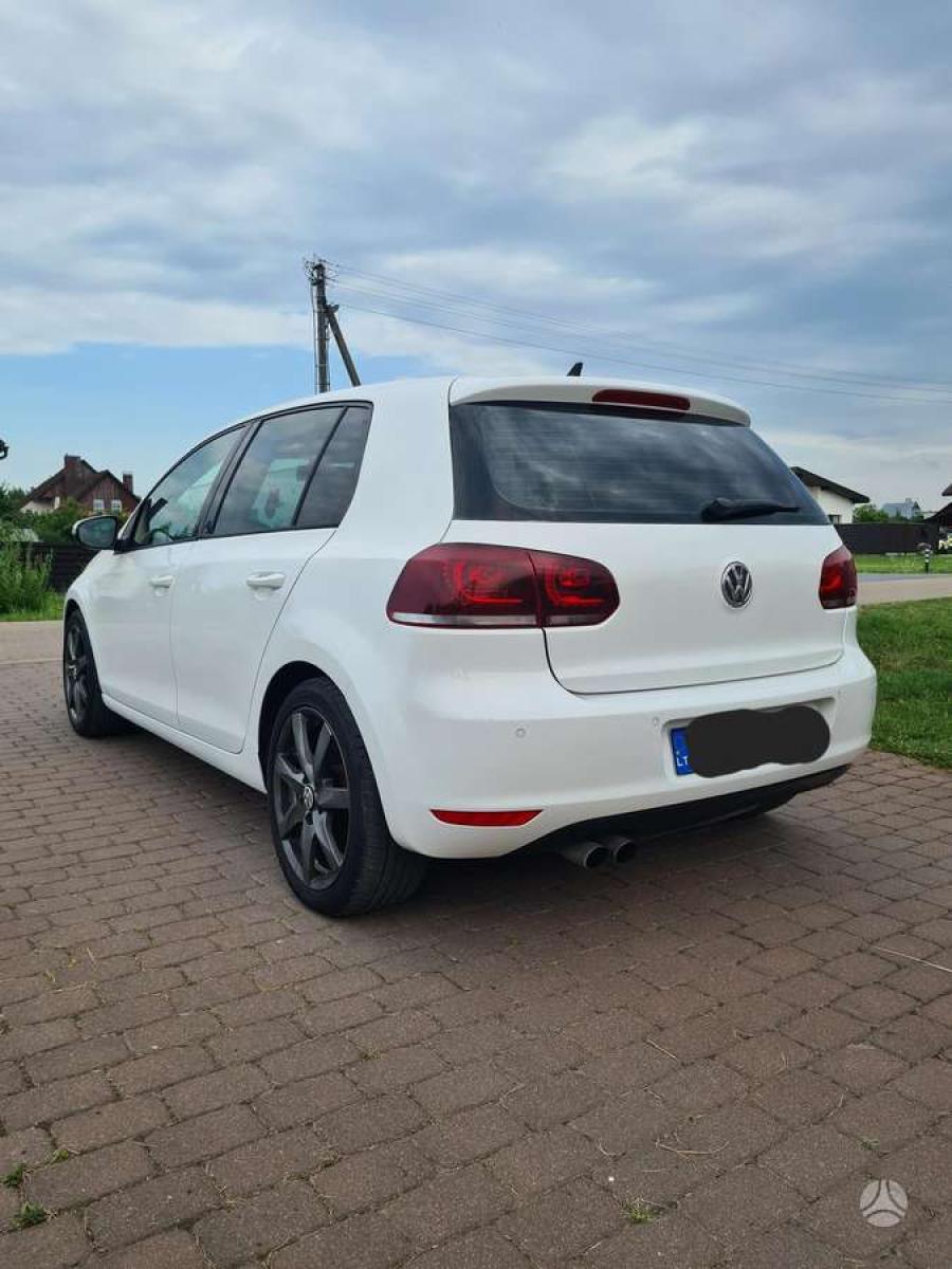 White Volkswagen Golf 2009 in Kaisiadorys, with an engine capacity of 1.97 L and mileage of 352 thousand km for 3850 €, photo 6 on AUTOMOTO.COM.LV