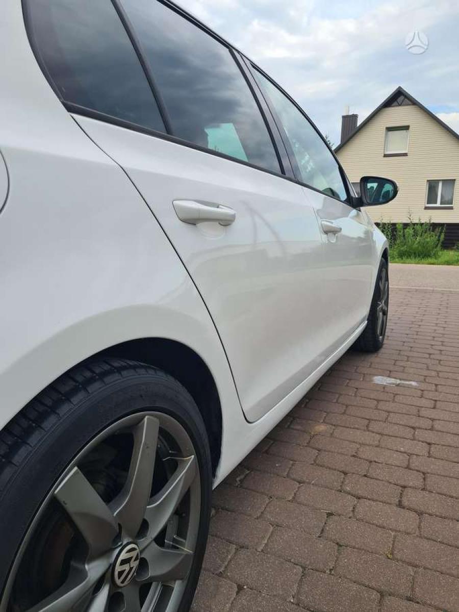 White Volkswagen Golf 2009 in Kaisiadorys, with an engine capacity of 1.97 L and mileage of 352 thousand km for 3850 €, photo 12 on AUTOMOTO.COM.LV