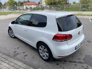 White Volkswagen Golf 2009 in Alytus, with an engine capacity of 1.40 L and mileage of 211 thousand km for 1000 €, photo 4 on AUTOMOTO.COM.LV