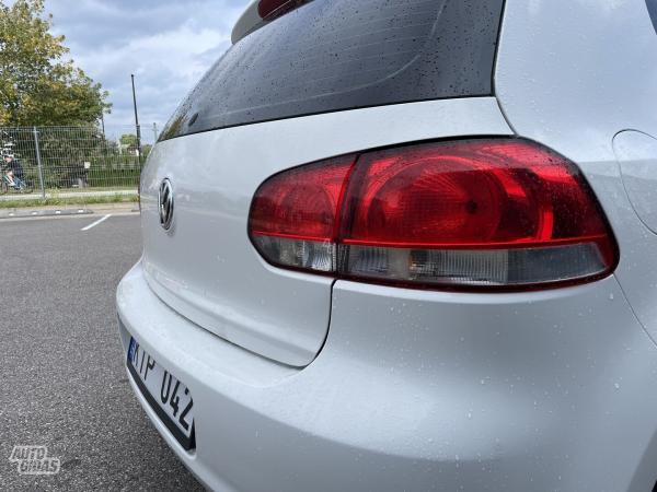 White Volkswagen Golf 2009 in Alytus, with an engine capacity of 1.40 L and mileage of 211 thousand km for 1000 €, photo 10 on AUTOMOTO.COM.LV