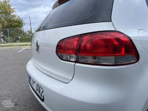 White Volkswagen Golf 2009 in Alytus, with an engine capacity of 1.40 L and mileage of 211 thousand km for 1000 €, photo 10 on AUTOMOTO.COM.LV