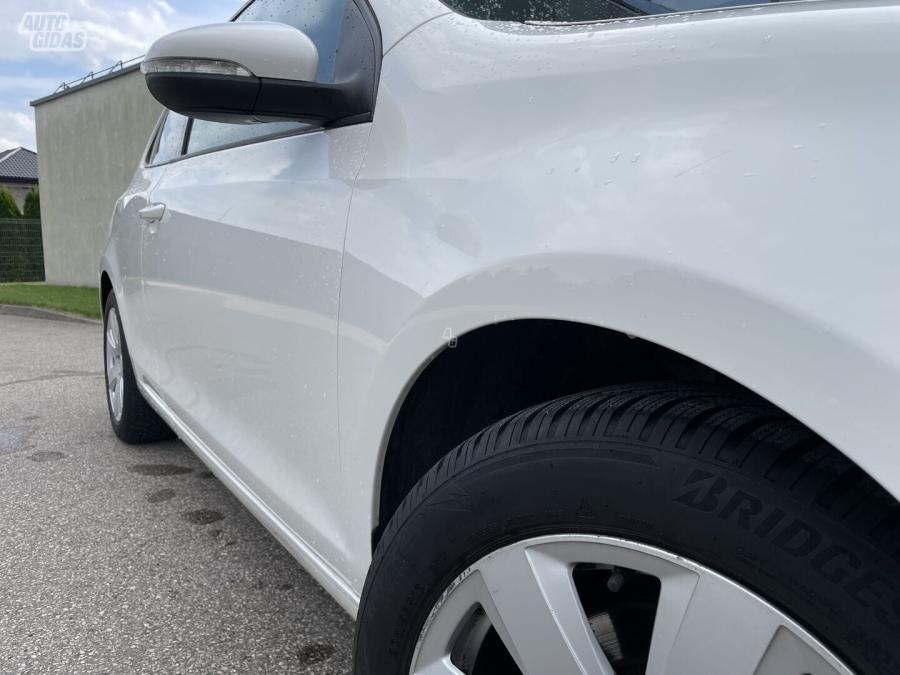 White Volkswagen Golf 2009 in Alytus, with an engine capacity of 1.40 L and mileage of 211 thousand km for 1000 €, photo 17 on AUTOMOTO.COM.LV