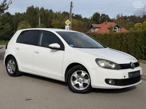 Balts Volkswagen Golf 2009 Viļņa, ar dzinēja tilpumu 1.60 L un nobraukumu 341 tūkst. km par 2000 €, foto  vietnē AUTOMOTO.COM.LV