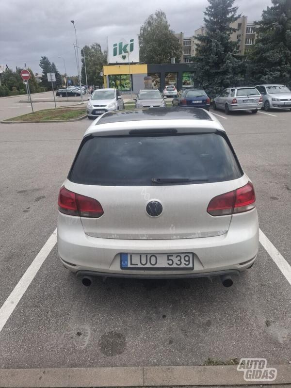 White Volkswagen Golf 2009 in Prienai, with an engine capacity of 1.60 L and mileage of 570 thousand km for 2200 €, photo 11 on AUTOMOTO.COM.LV