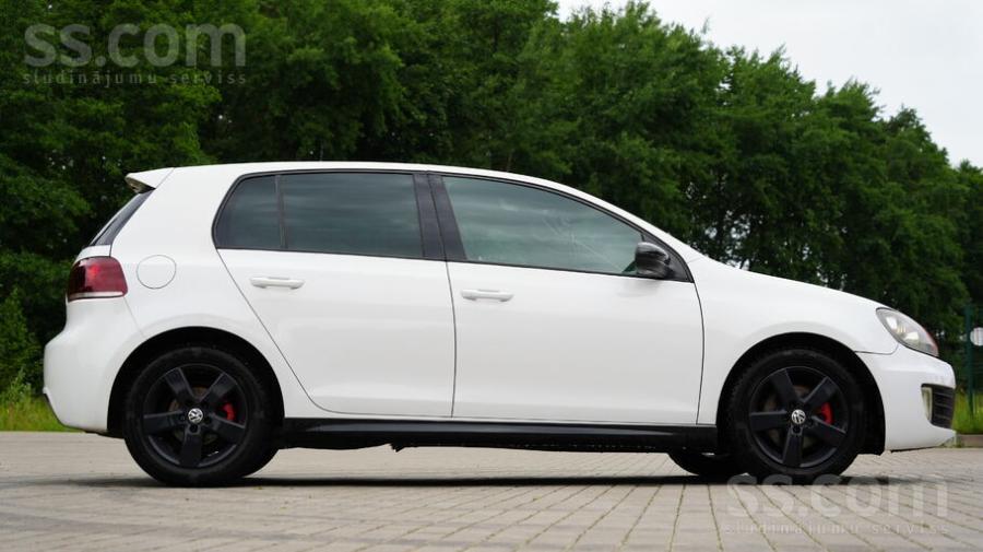 Balts Volkswagen Golf 2010 Rīga, ar dzinēja tilpumu 2.00 L un nobraukumu 0 tūkst. km par 4999 €, foto 6 vietnē AUTOMOTO.COM.LV