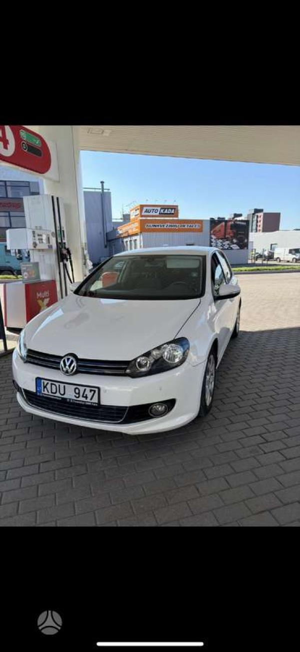 White Volkswagen Golf 2010 in Klaipeda, with an engine capacity of 1.60 L and mileage of 240 thousand km for 3333 €, photo 1 on AUTOMOTO.COM.LV
