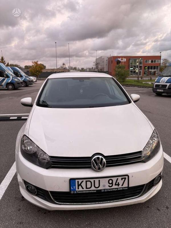 White Volkswagen Golf 2010 in Klaipeda, with an engine capacity of 1.60 L and mileage of 240 thousand km for 3333 €, photo 4 on AUTOMOTO.COM.LV