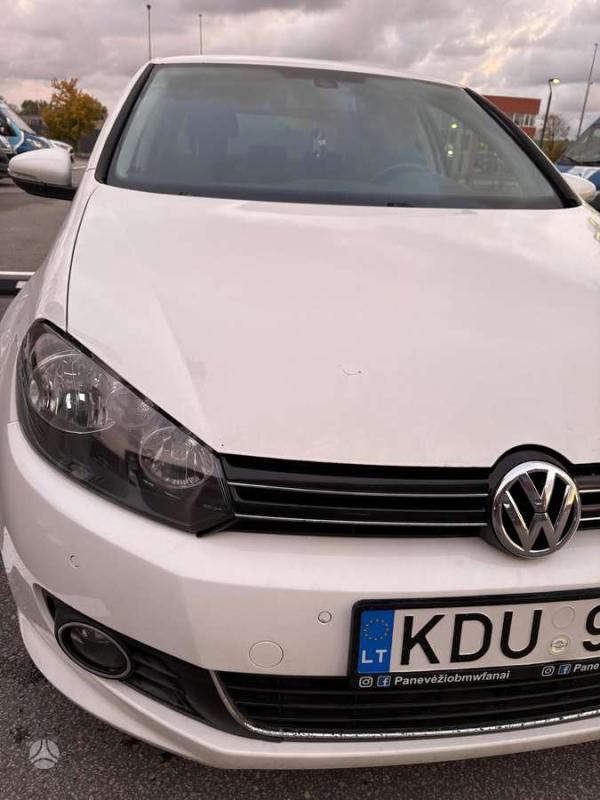 White Volkswagen Golf 2010 in Klaipeda, with an engine capacity of 1.60 L and mileage of 240 thousand km for 3333 €, photo 5 on AUTOMOTO.COM.LV