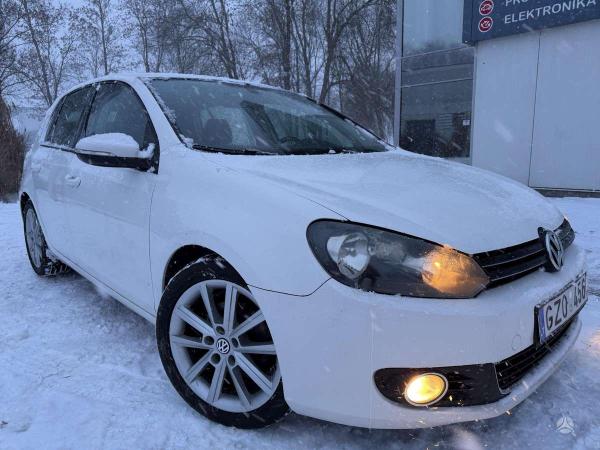 White Volkswagen Golf 2010 in Kaunas, with an engine capacity of 1.60 L and mileage of 332 thousand km for 5000 €, photo 1 on AUTOMOTO.COM.LV