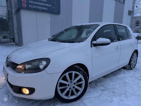 White Volkswagen Golf 2010 in Kaunas, with an engine capacity of 1.60 L and mileage of 332 thousand km for 5000 €, photo 10 on AUTOMOTO.COM.LV