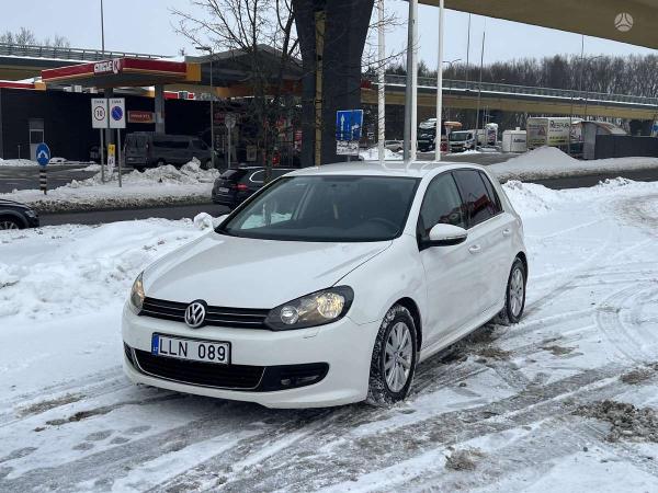 White Volkswagen Golf 2010 in Klaipeda, with an engine capacity of 1.60 L and mileage of 284 thousand km for 3500 €, photo 1 on AUTOMOTO.COM.LV