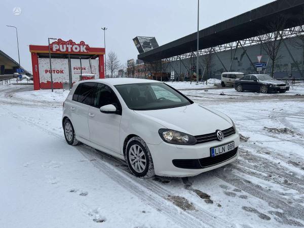 White Volkswagen Golf 2010 in Klaipeda, with an engine capacity of 1.60 L and mileage of 284 thousand km for 3500 €, photo 5 on AUTOMOTO.COM.LV