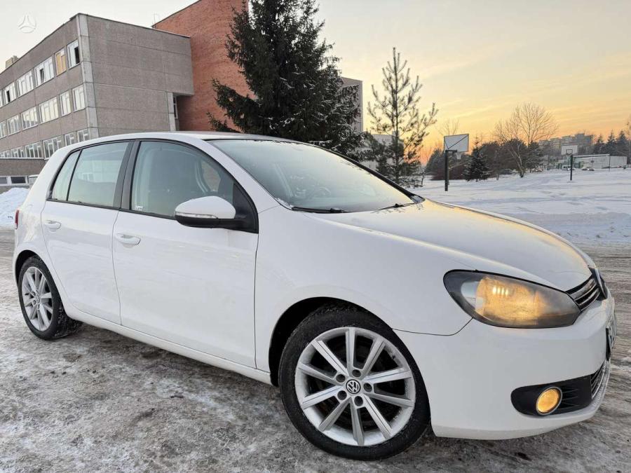 Balts Volkswagen Golf 2010 Kauņa, ar dzinēja tilpumu 1.60 L un nobraukumu 343 tūkst. km par 4950 €, foto 2 vietnē AUTOMOTO.COM.LV
