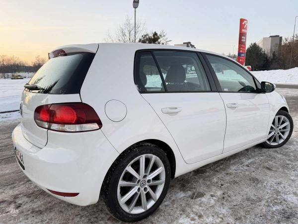 Balts Volkswagen Golf 2010 Kauņa, ar dzinēja tilpumu 1.60 L un nobraukumu 343 tūkst. km par 4950 €, foto 4 vietnē AUTOMOTO.COM.LV