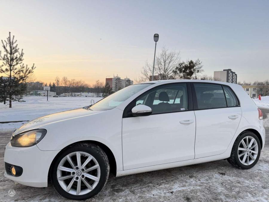 Balts Volkswagen Golf 2010 Kauņa, ar dzinēja tilpumu 1.60 L un nobraukumu 343 tūkst. km par 4950 €, foto 10 vietnē AUTOMOTO.COM.LV
