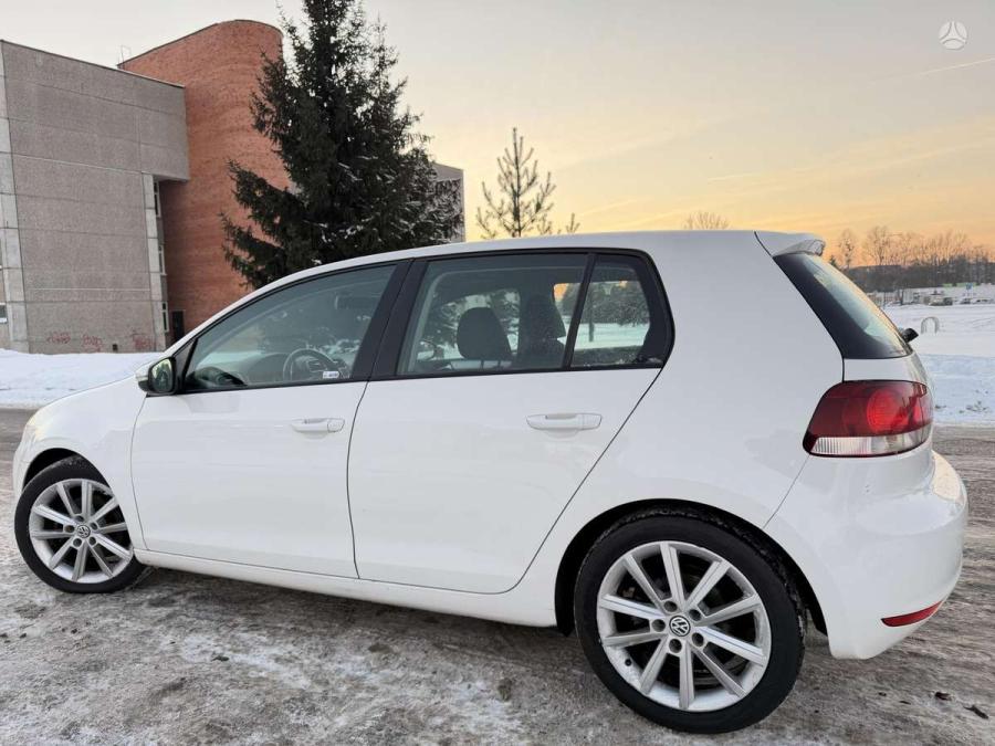 Balts Volkswagen Golf 2010 Kauņa, ar dzinēja tilpumu 1.60 L un nobraukumu 343 tūkst. km par 4950 €, foto 12 vietnē AUTOMOTO.COM.LV