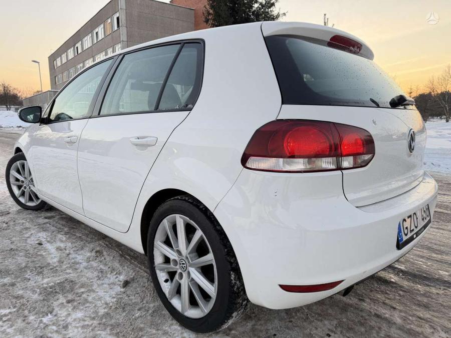 Balts Volkswagen Golf 2010 Kauņa, ar dzinēja tilpumu 1.60 L un nobraukumu 343 tūkst. km par 4950 €, foto 22 vietnē AUTOMOTO.COM.LV